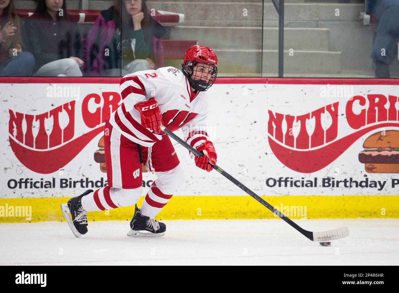 Wisconsin Badgers Mellissa Channell (2) handles the puck during an NCAA ...