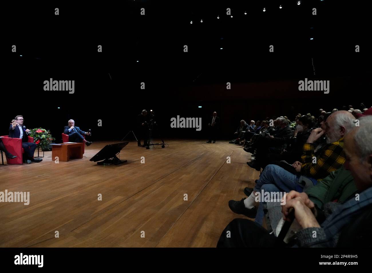 Maestro Daniel Harding, the new music director of Rome's Santa Cecilia ...