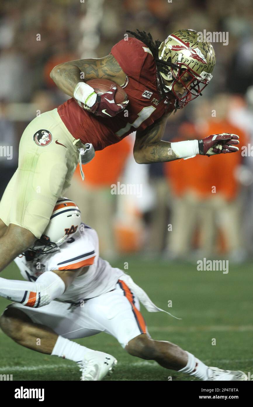 Florida State Seminoles Kelvin Benjamin (1) makes a play with the ...
