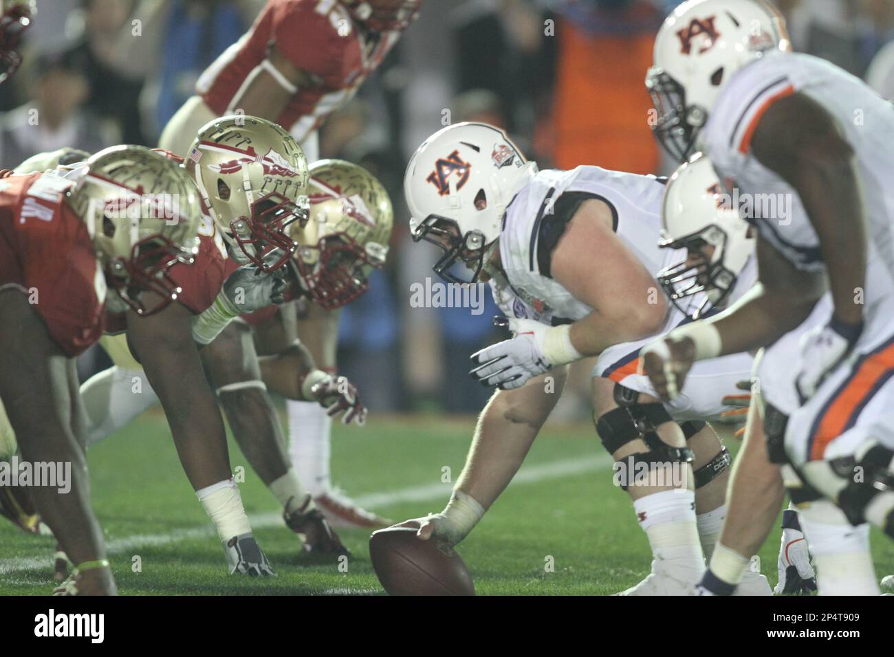 Auburn Tigers Reese Dismukes (50) makes a play with the football ...