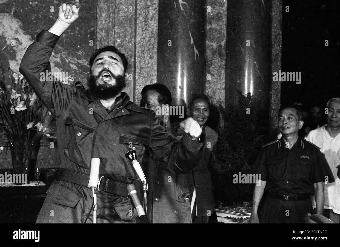 Cuban President Fidel Castro speaks during his welcoming ceremony in ...