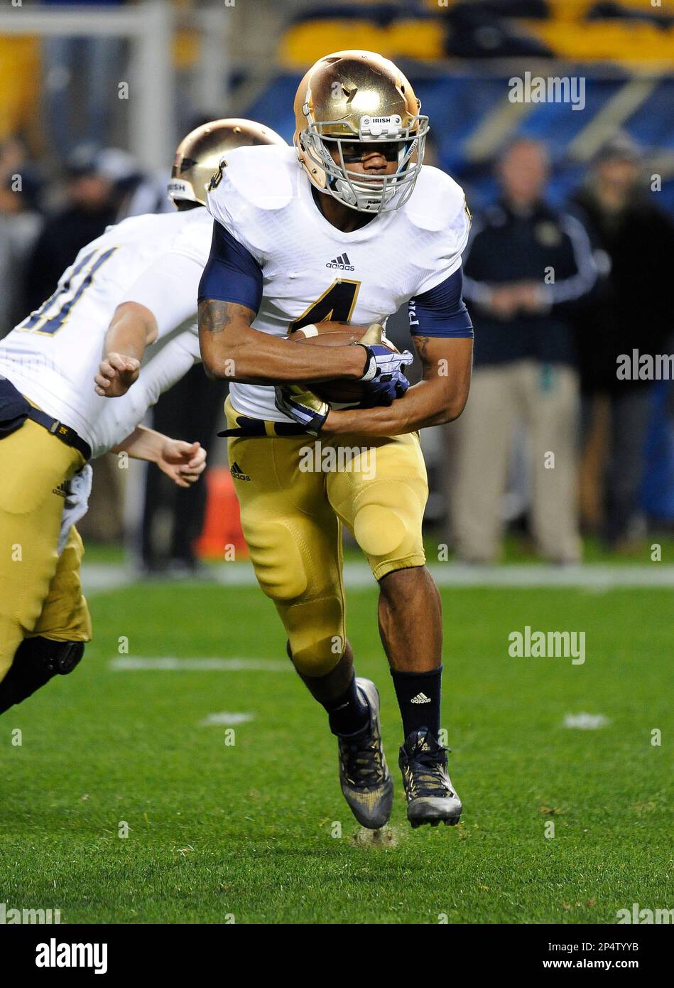 Notre Dame Fighting Irish George Atkinson III (4) during a game against the Pittsburgh Panthers ...