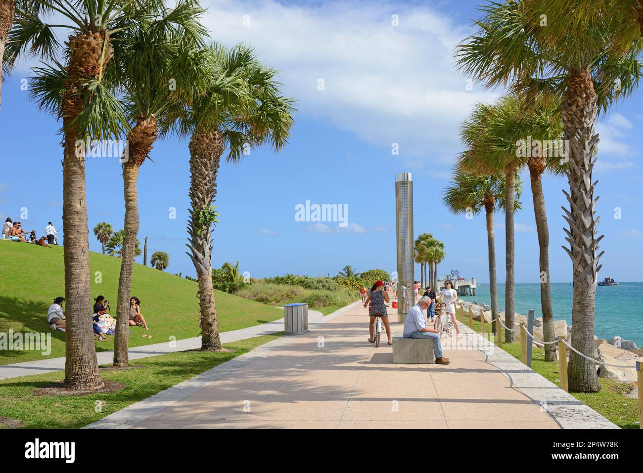 Promenade along Government Cut at South Pointe Park in South Beach on ...