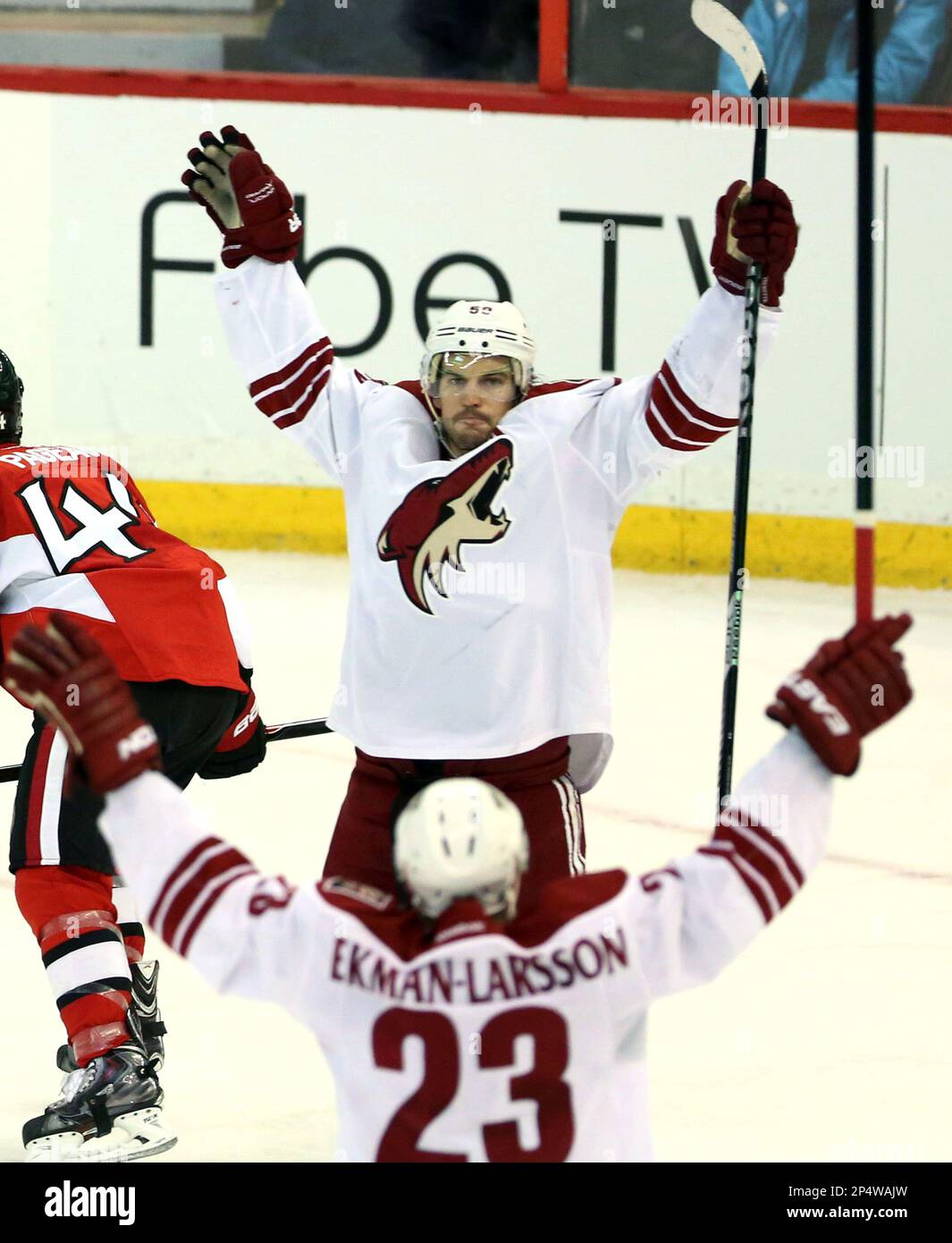 Phoenix Coyotes Antoine Vermette (50) celebrates his tying goal with ...