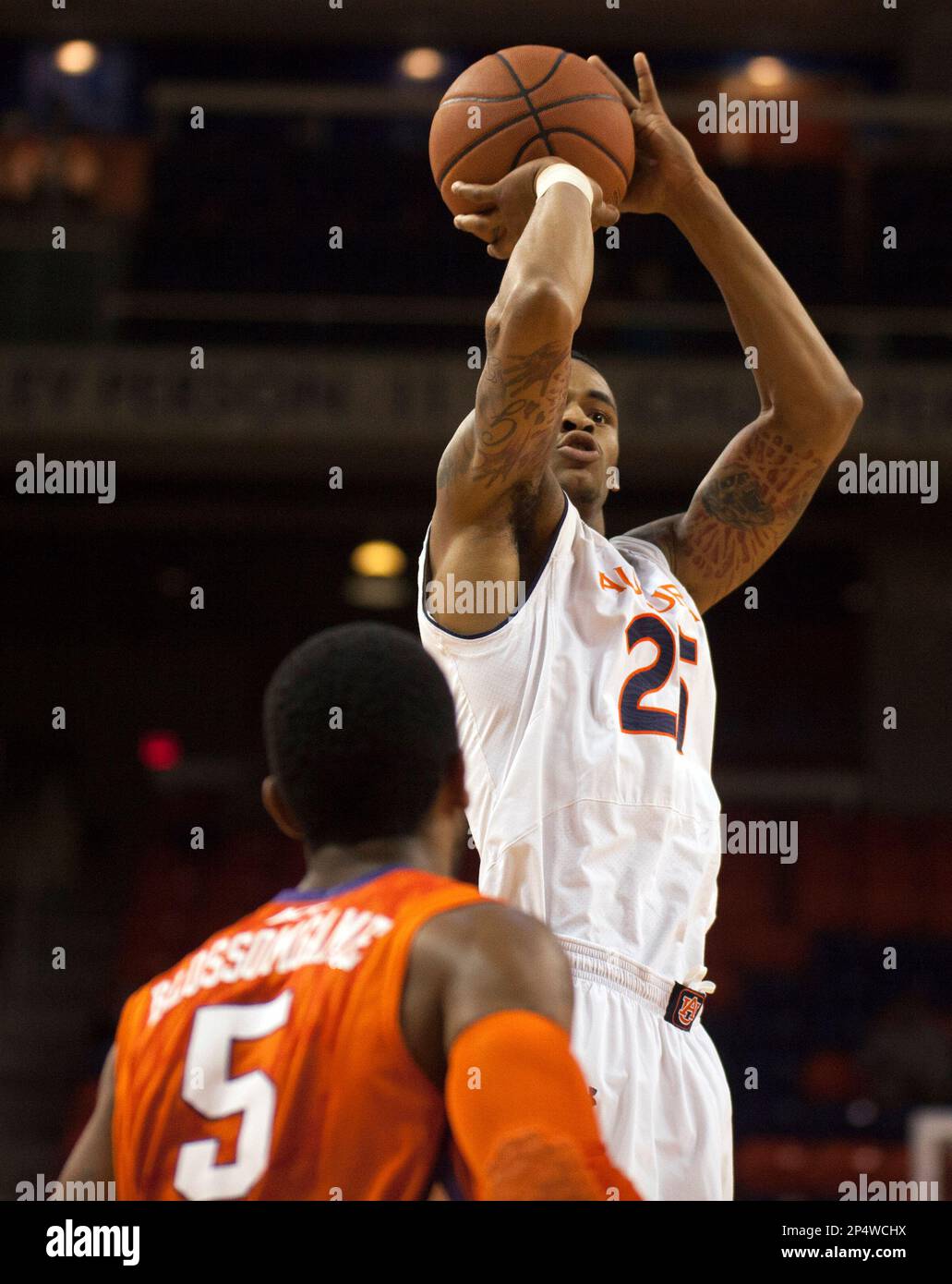 Auburn forward Jordon Granger (25) hits a jump shot over Clemson ...