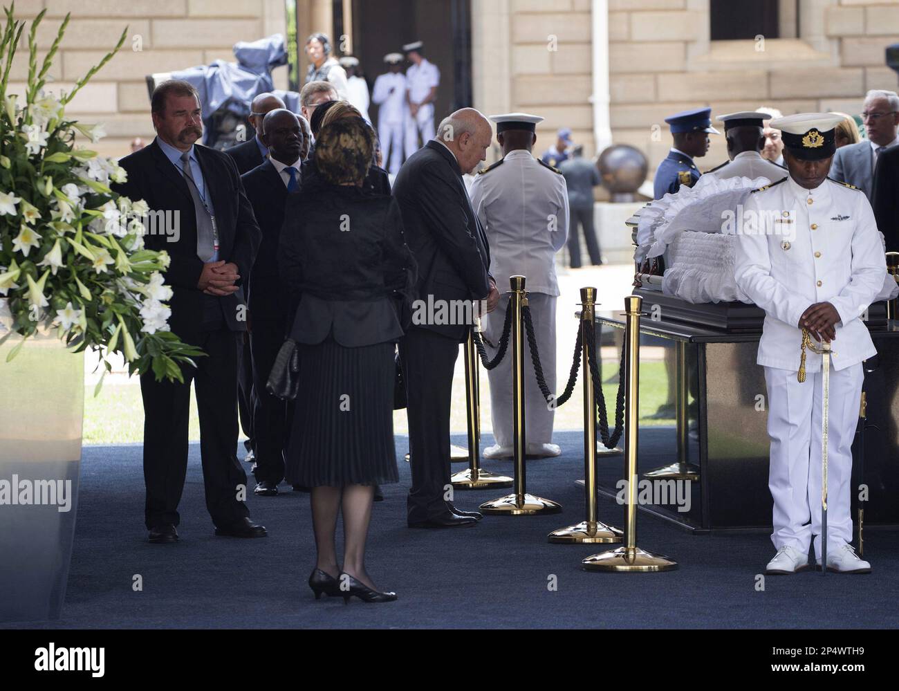 South Africa's last apartheid-era president, F.W. de Klerk pays his ...