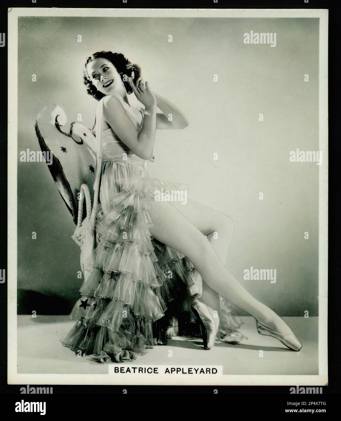 Portrait of Showgirl Beatrice Appleyard - Vintage Cigarette Card Stock Photo - Alamy