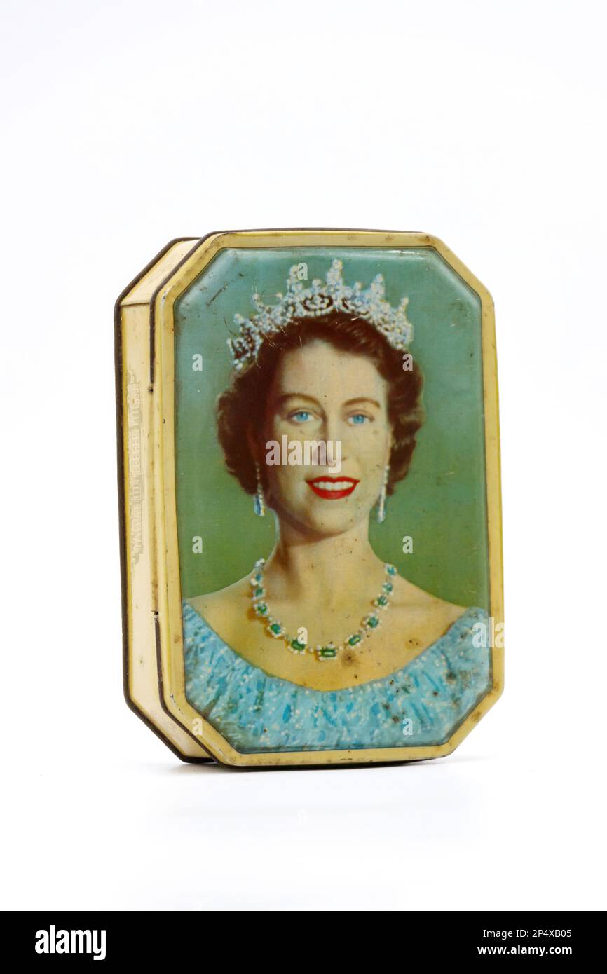 vintage queen Elizabeth 2 souvenir tin Stock Photo - Alamy