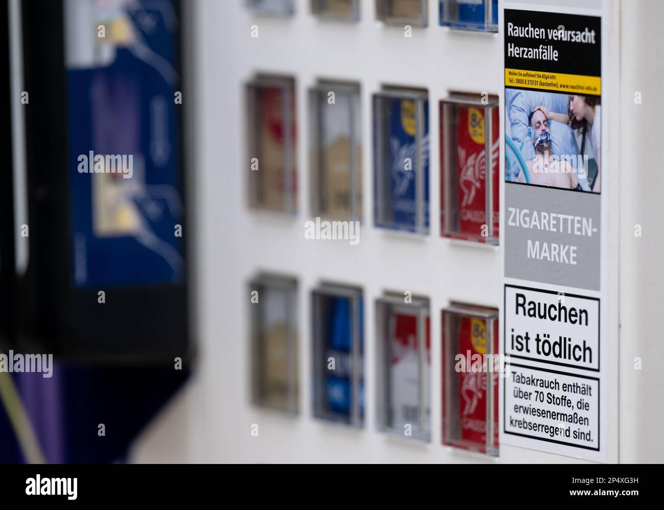 Munich, Germany. 06th Mar, 2023. The warnings "Smoking kills" and ...