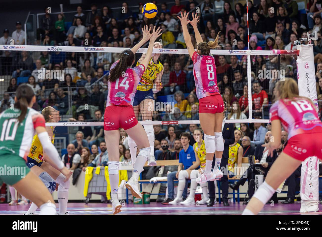Spike of Haak Isabelle (Imoco Volley Conegliano Stock Photo - Alamy