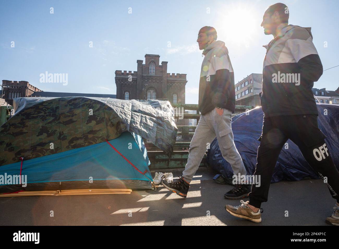 Nicolas Landemard / Le Pictorium - Migrants and tents on the Van Praet ...