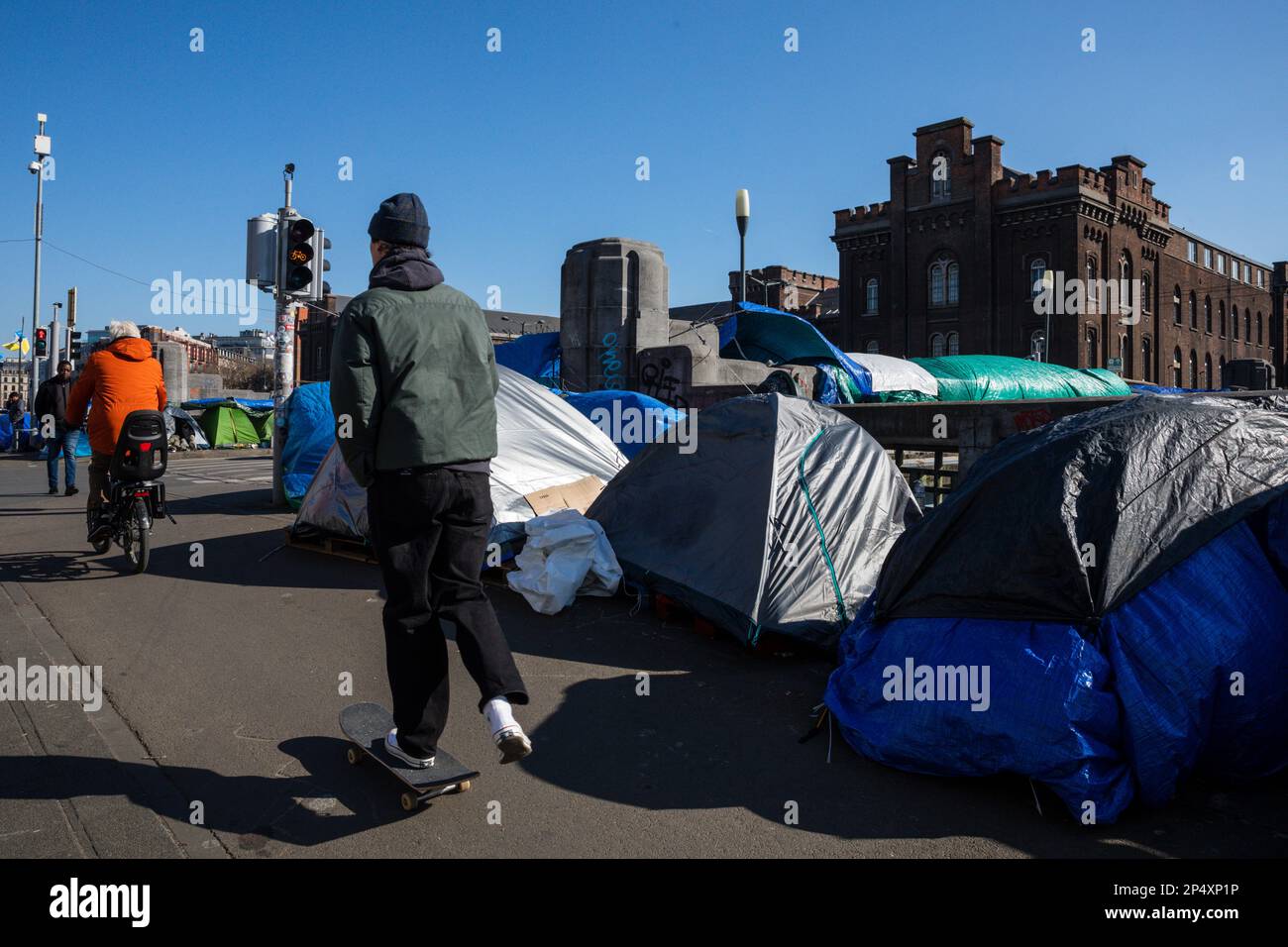 Nicolas Landemard / Le Pictorium - Migrants and tents on the Van Praet ...