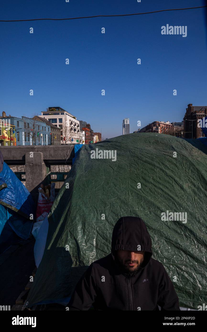 Nicolas Landemard / Le Pictorium - Migrants and tents on the Van Praet ...