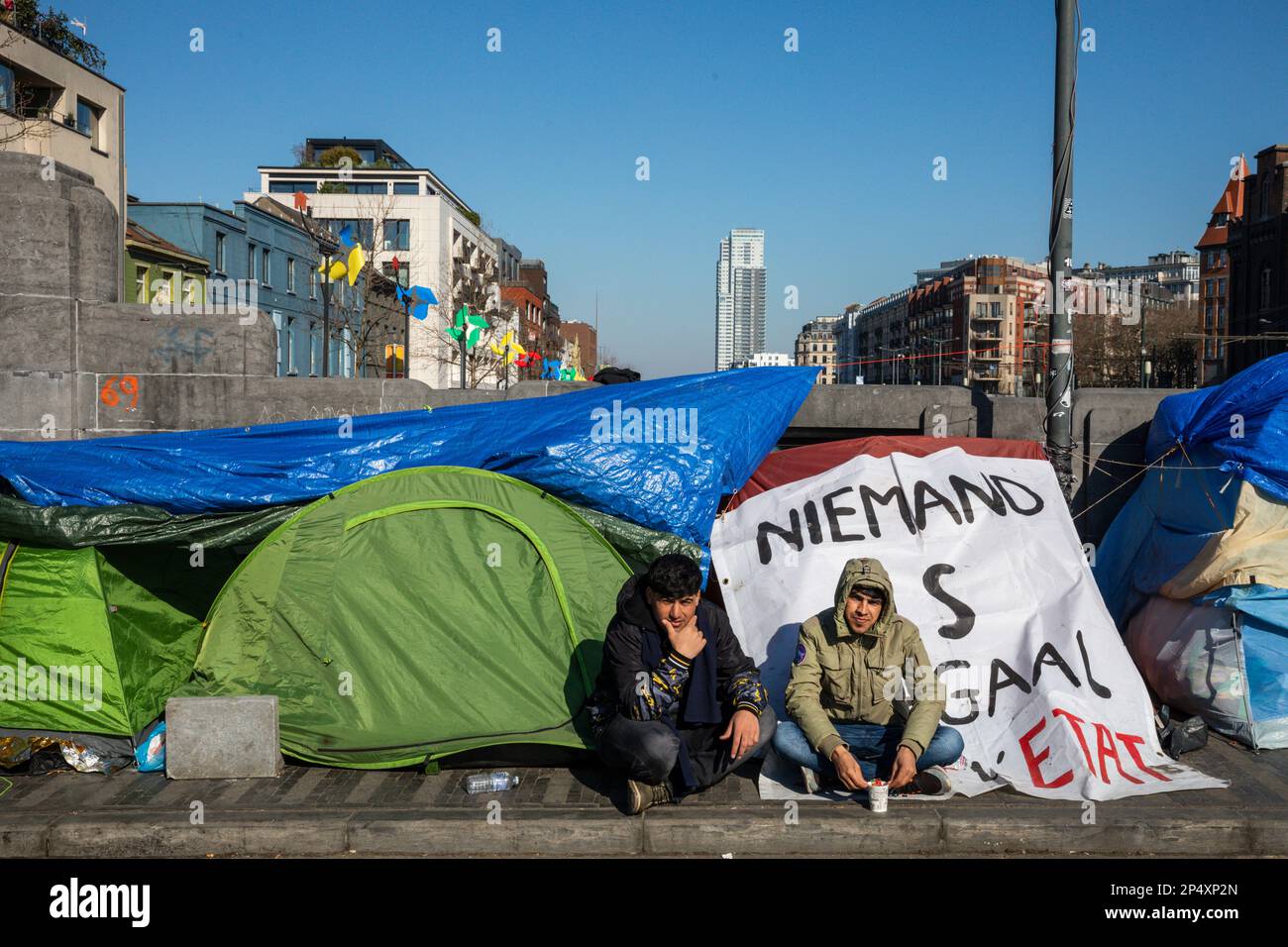 Nicolas Landemard / Le Pictorium - Migrants and tents on the Van Praet ...