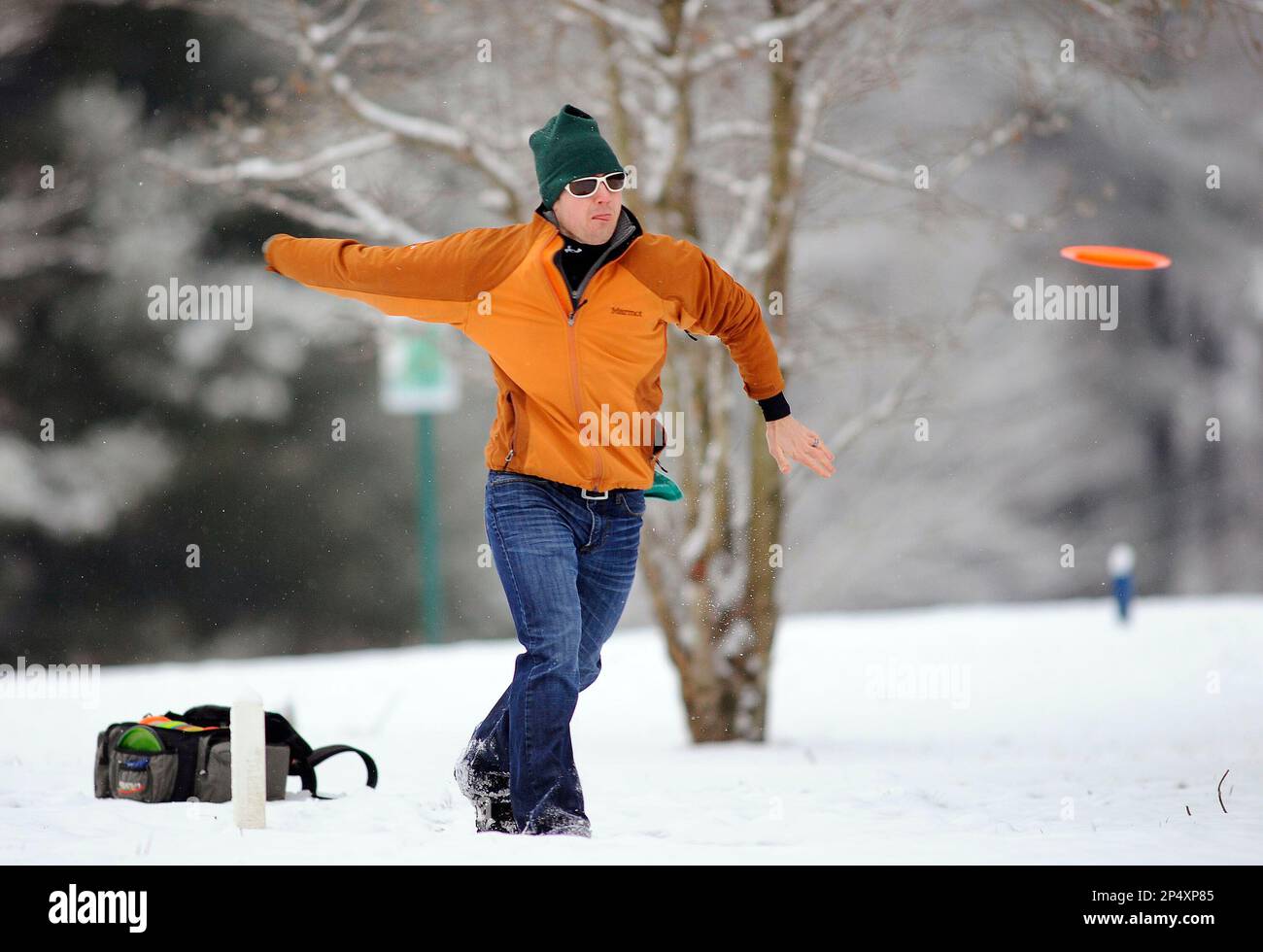Nick Hitchcock braves the cold air and snow to play a round of DiscGolf ...