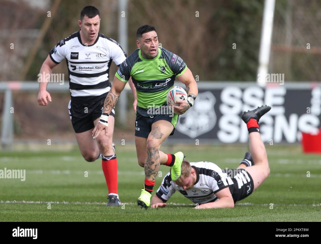 Rugby man of steel hi-res stock photography and images - Alamy