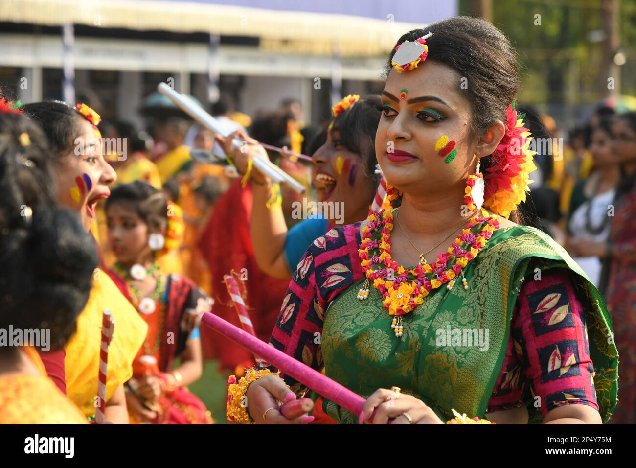 Kolkata, India. 05th Mar, 2023. Dancers performing Basanta Utsav to ...