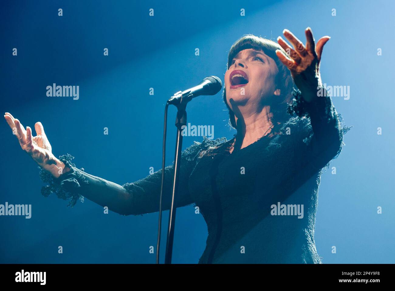 Mireille Mathieu en concert au Cirque Royal | Mireille Mathieu live in ...