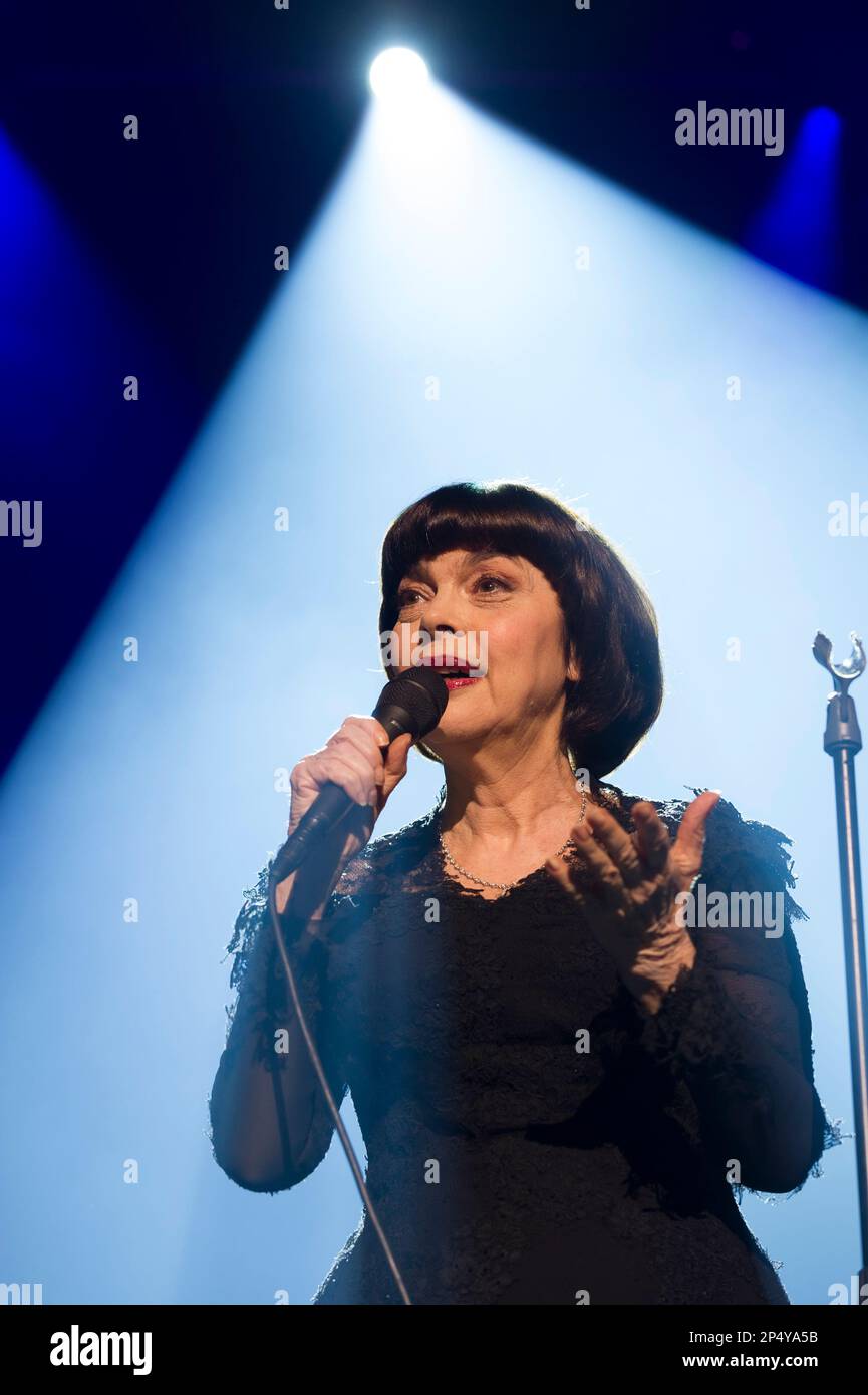 Mireille Mathieu en concert au Cirque Royal | Mireille Mathieu live in ...
