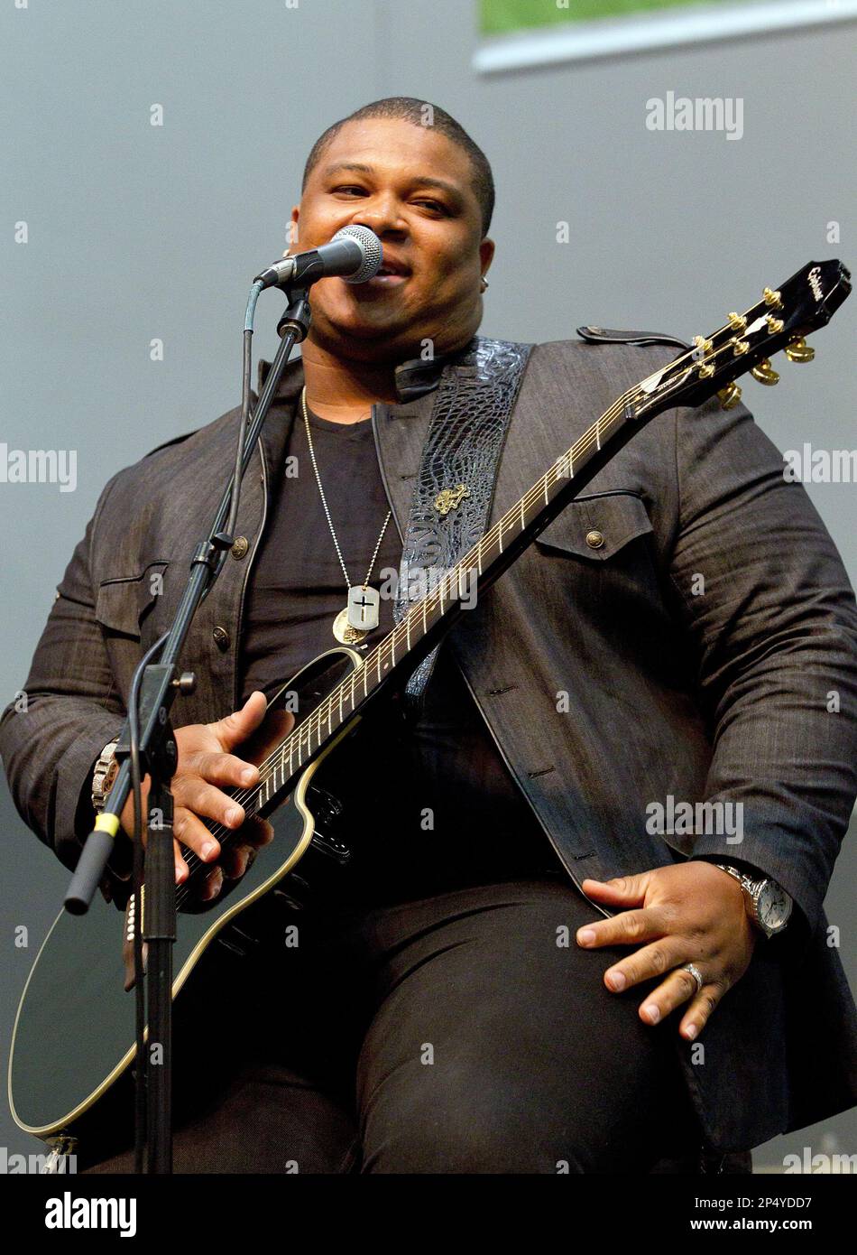 American Idol - Season 9 contestant Michael Lynche performs during the ...