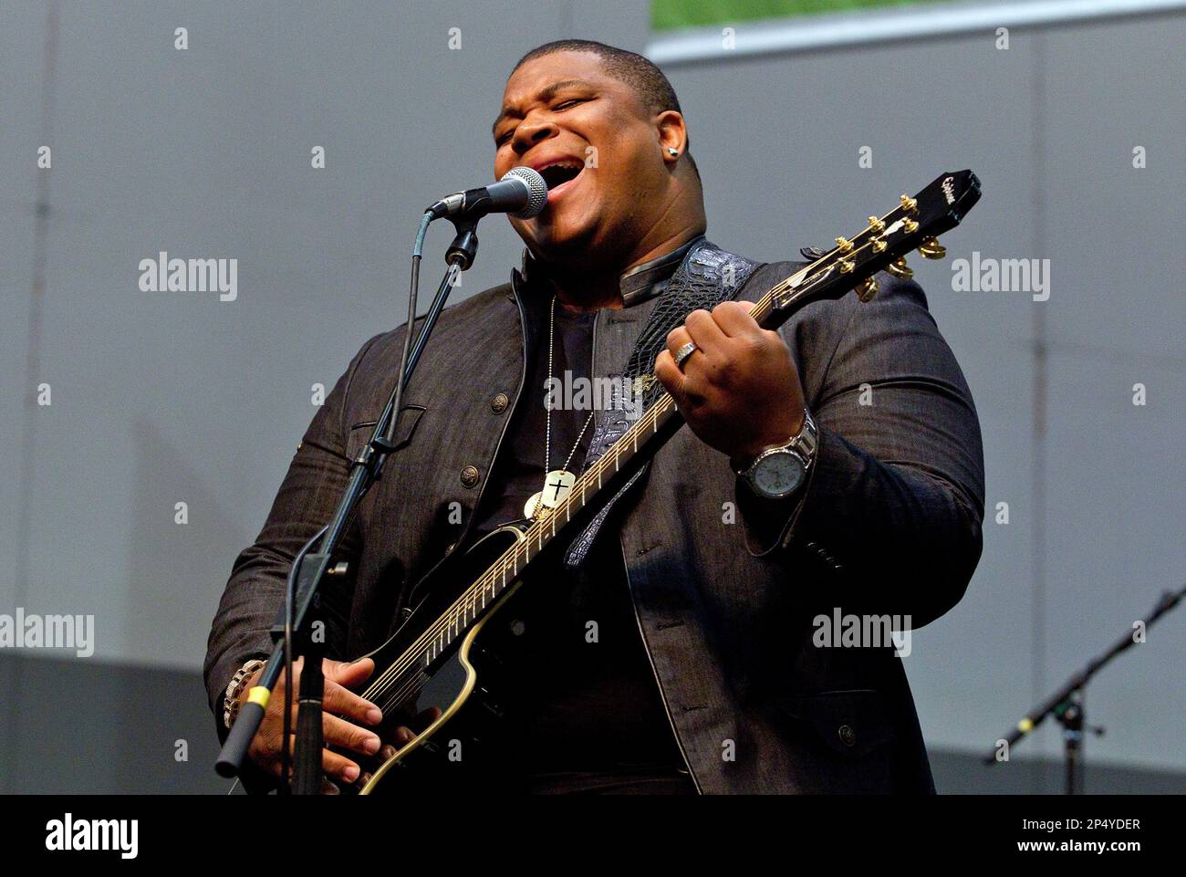 American Idol - Season 9 contestant Michael Lynche performs during the ...