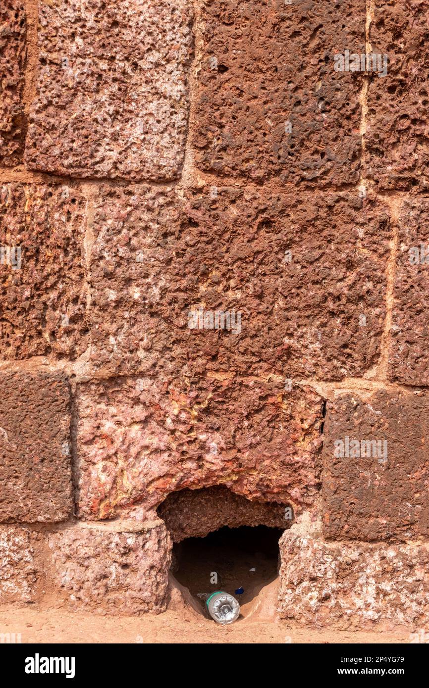 Laterite brick texture hi-res stock photography and images - Alamy