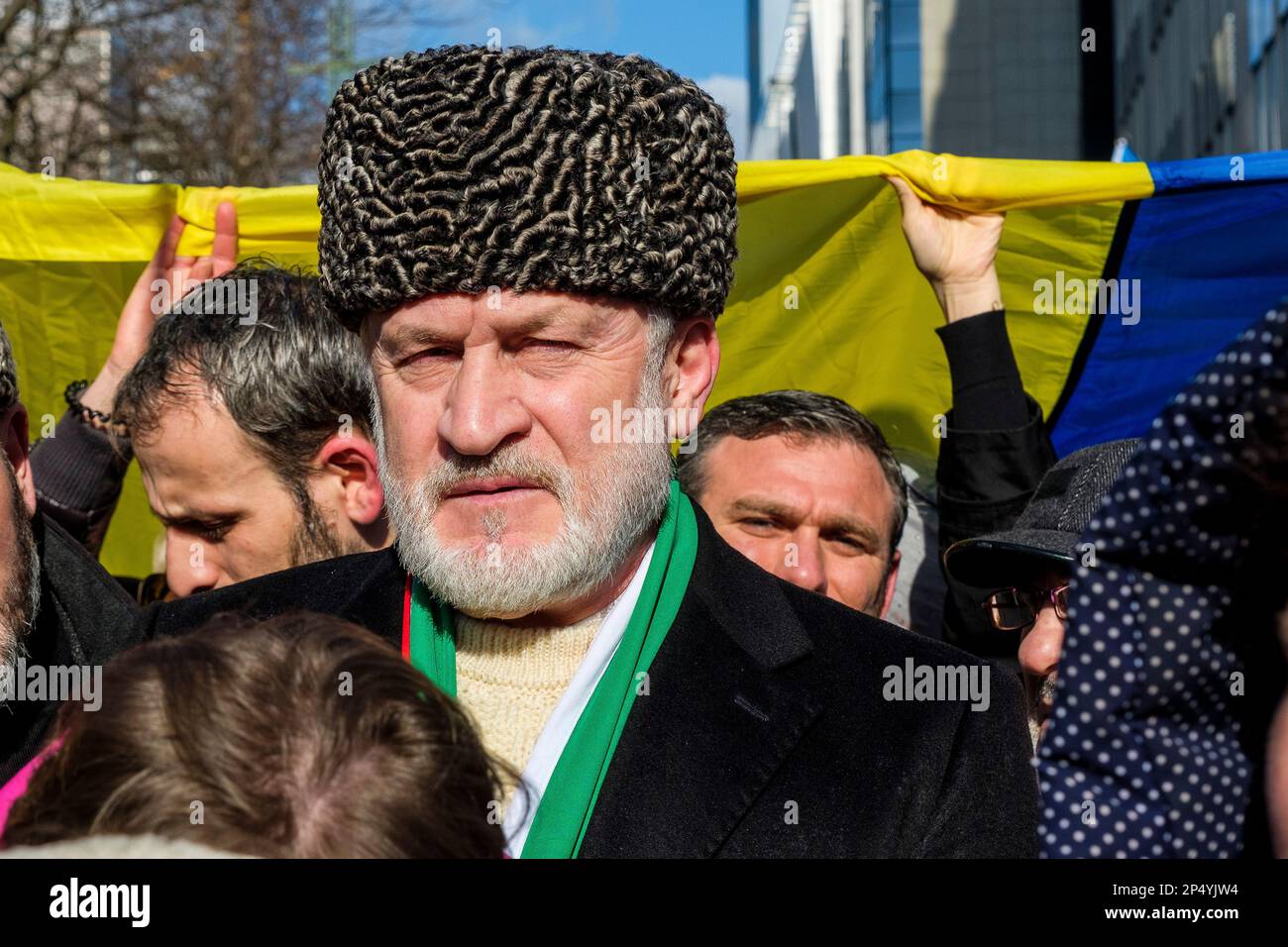 Akhmed Zakaïev support the Demonstration against Putin and the war in ...