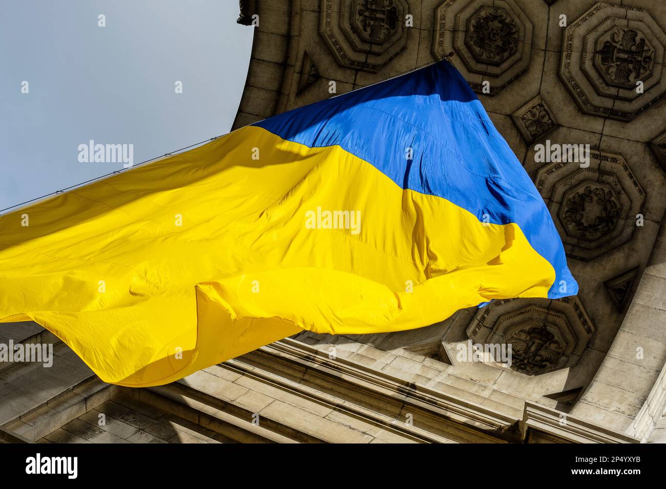 Drapeau Ukrainien | Ukrainian flag Stock Photo - Alamy