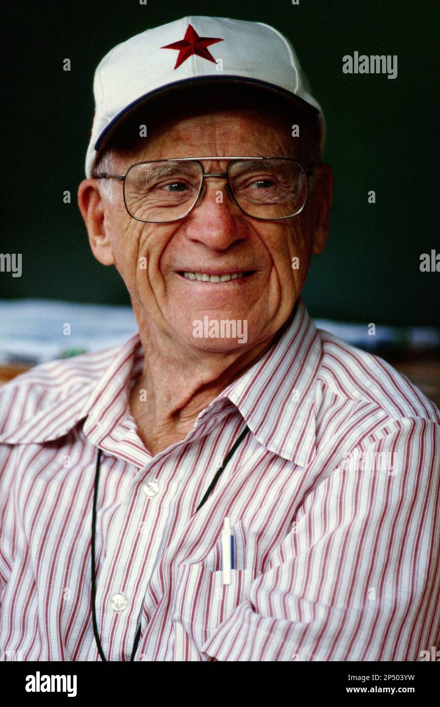 Former Detroit Tigers broadcaster Ernie Harwell before a game against ...