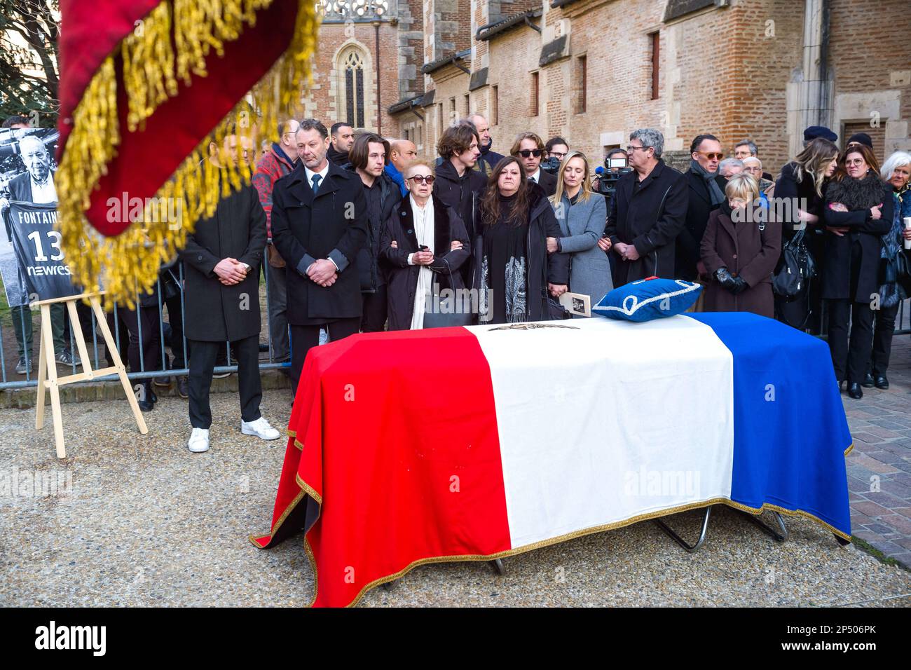 Toulouse, France. 03rd June, 2023. Coffin covered with French flag ...