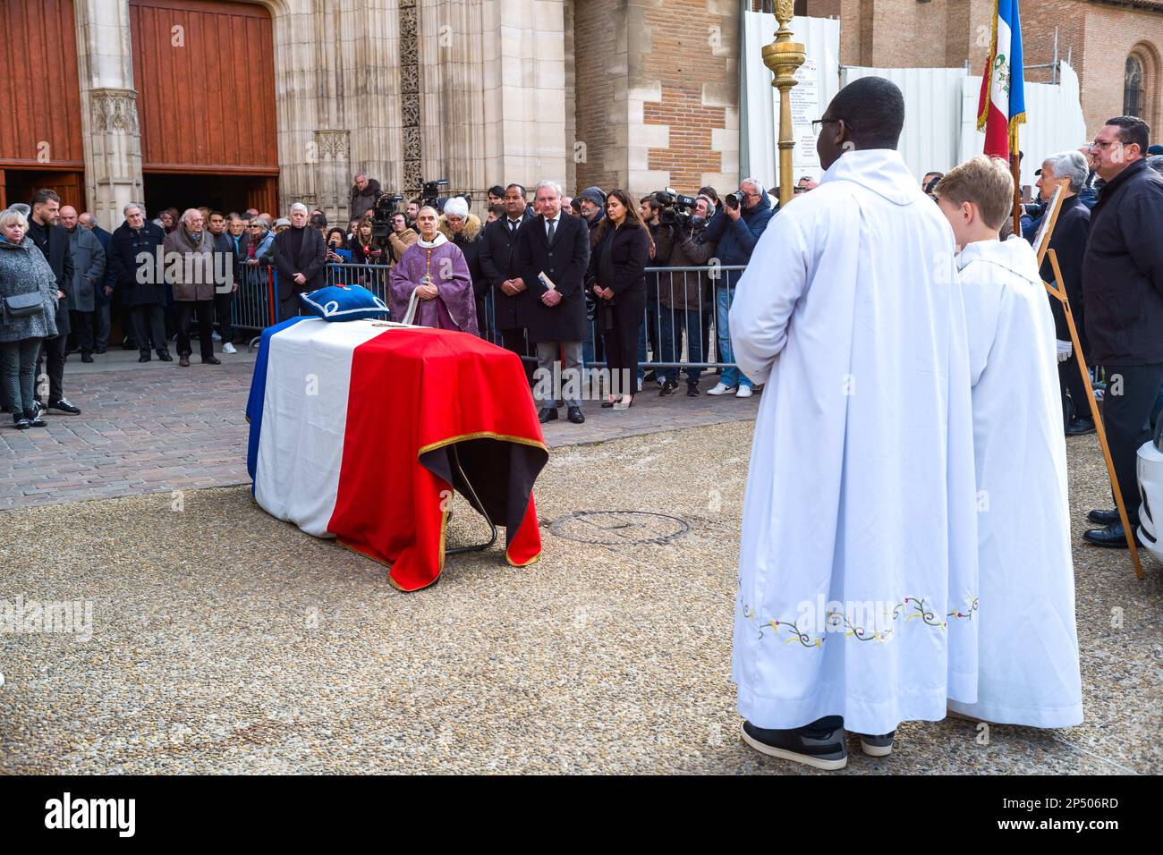 Toulouse, France. 03rd June, 2023. Coffin covered with French flag ...