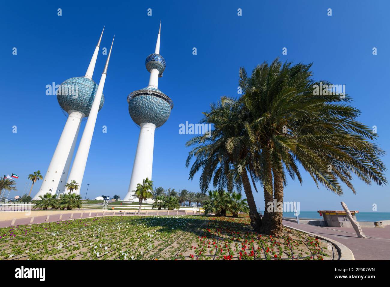 Kuwait Water Towers Kuwait's 300ft Water Towers, Minaret Like In Their