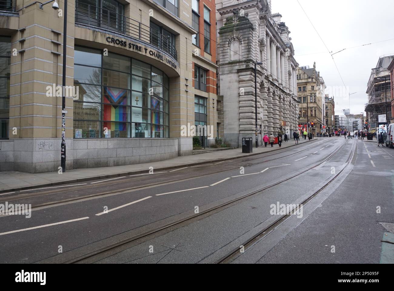 Cross street in manchester city hi-res stock photography and images - Alamy