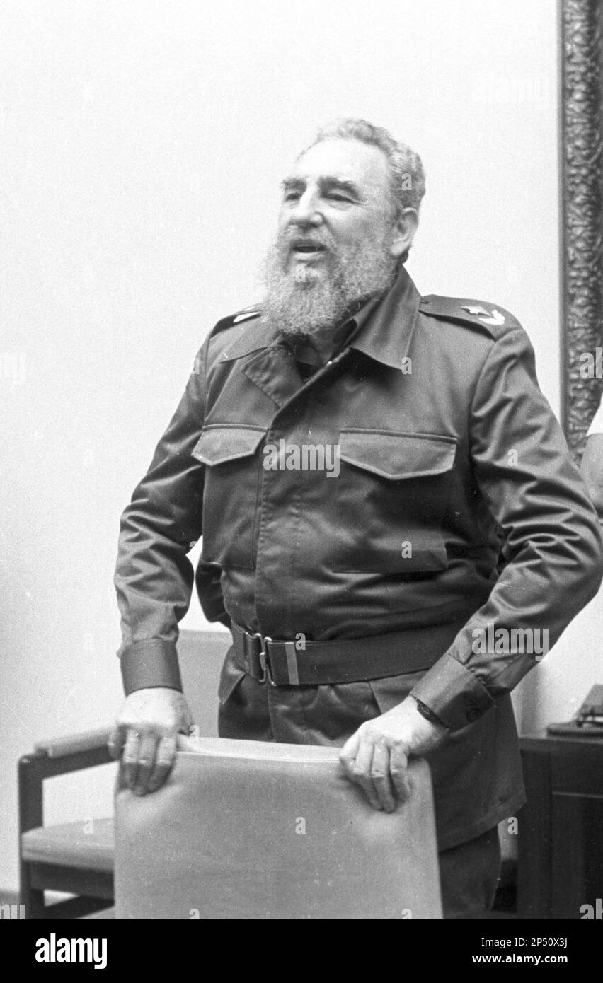 Cuban President Fidel Castro speaks during the welcoming ceremony for ...