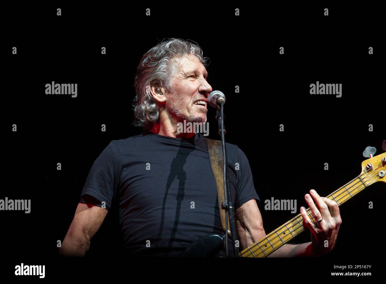 Roger Waters performs "The Wall" LIVE at the Los Angeles Memorial ...