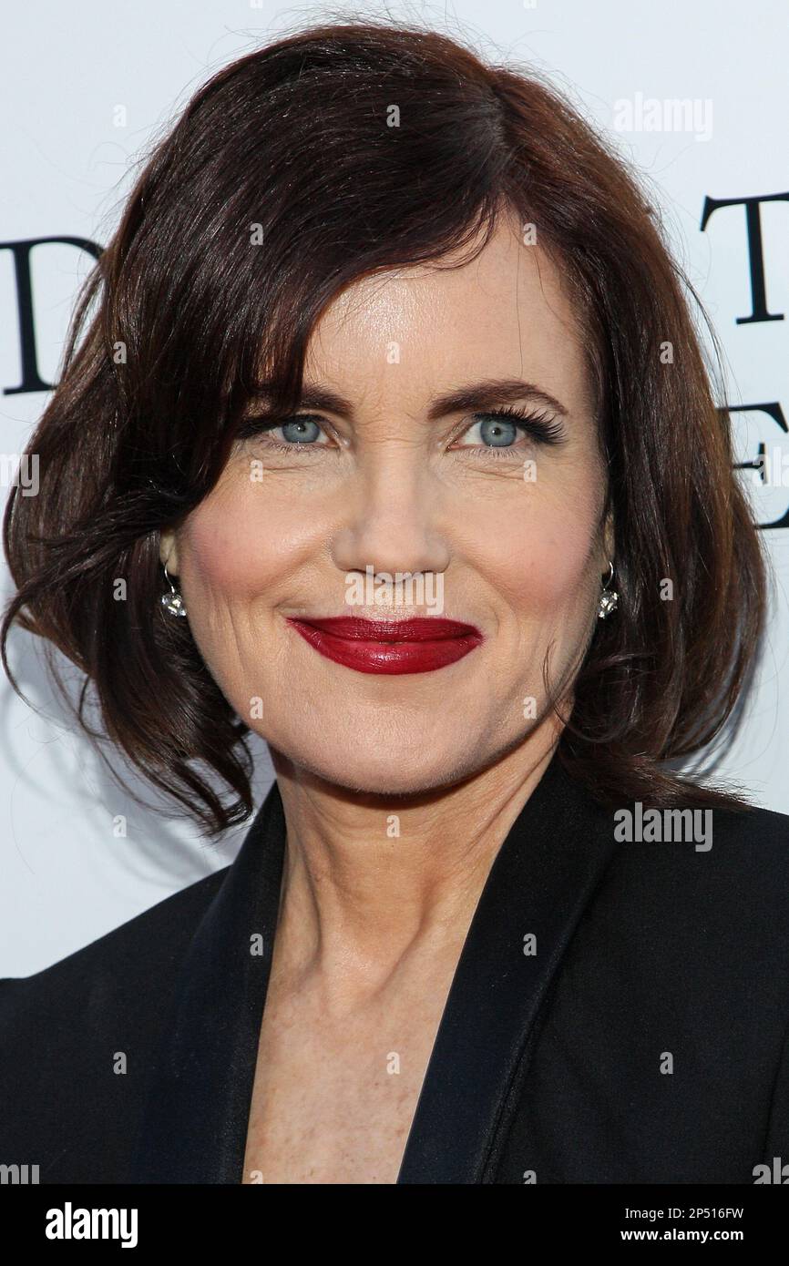 Actress Elizabeth McGovern attends an evening with 'Downton Abbey' at ...