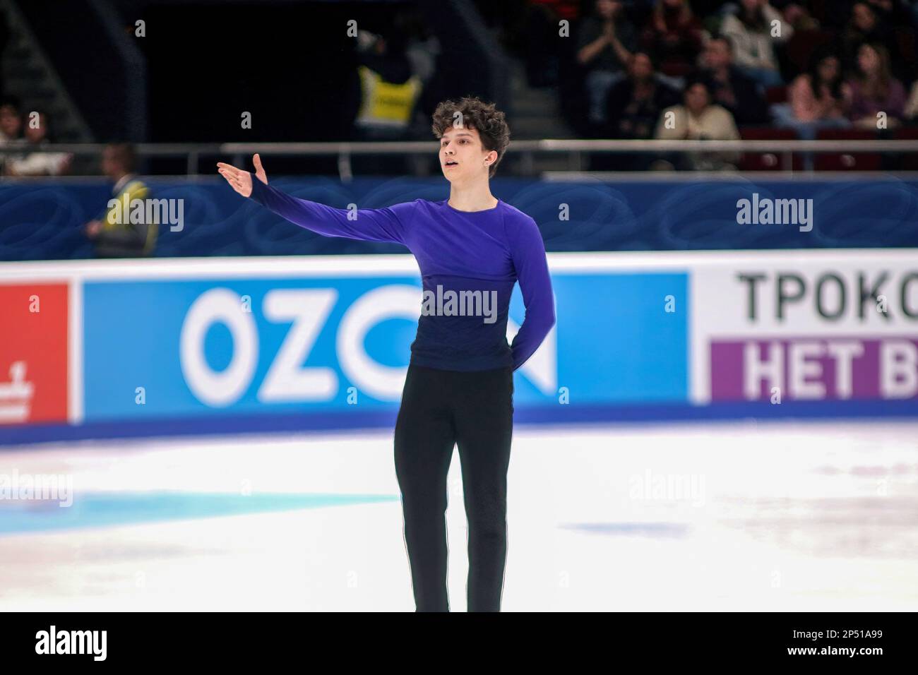 Ivan Popov performs during the rental of Men in the Final of the Grand ...