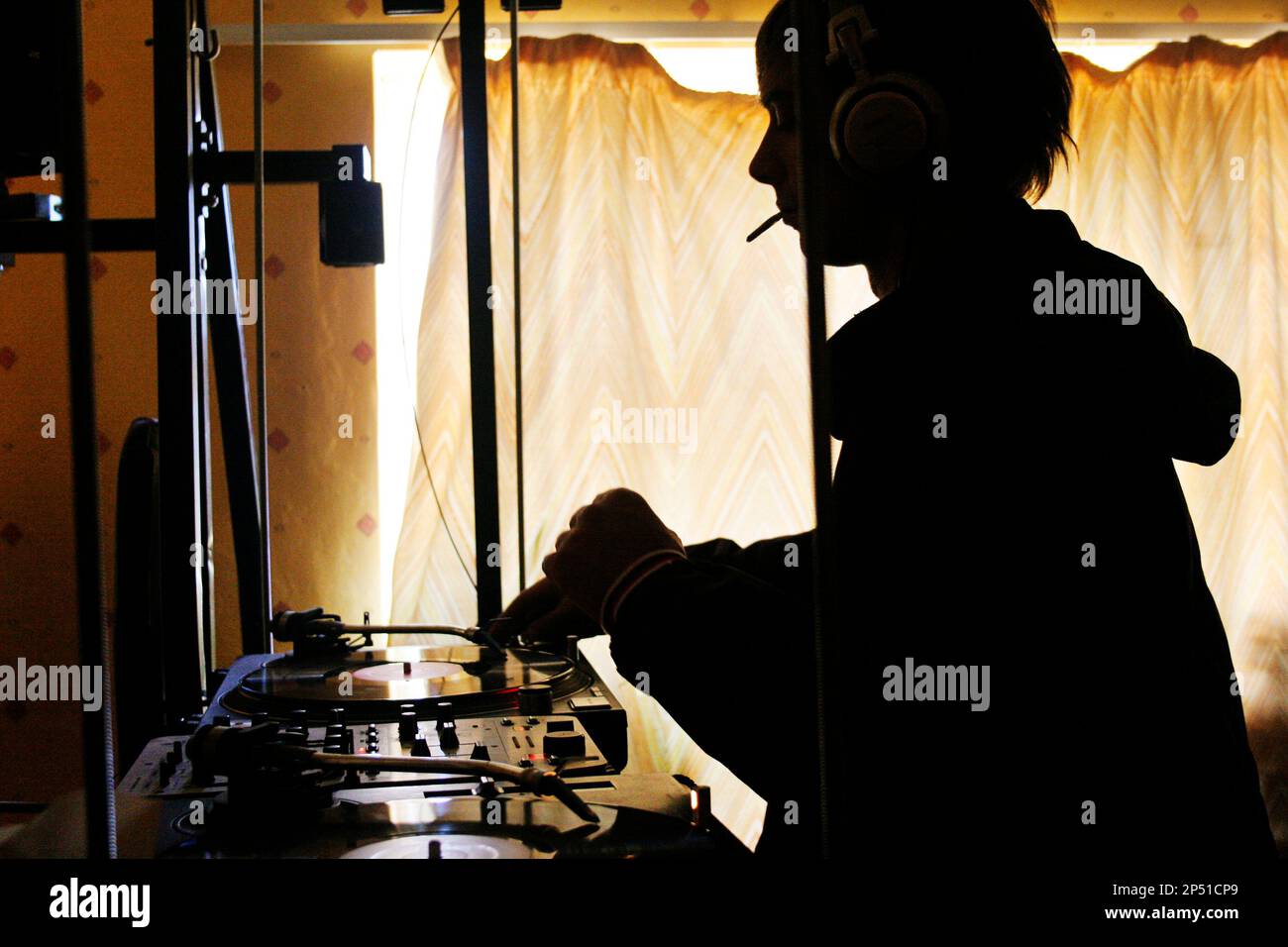 Dj mixing vinyl records on hi-res stock photography and images - Alamy