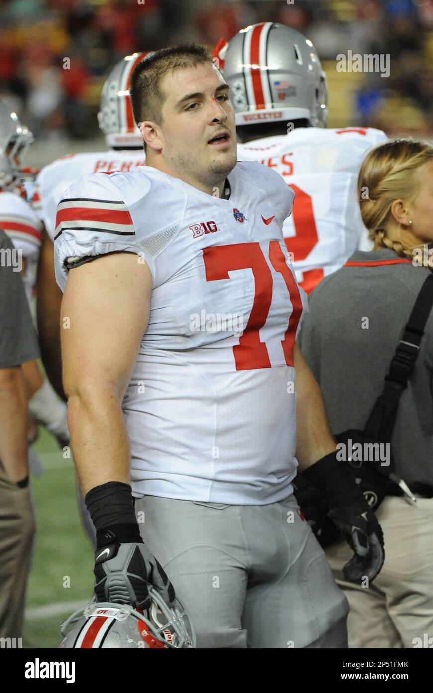 Ohio State Buckeyes Corey Linsley (71) during a game against California ...
