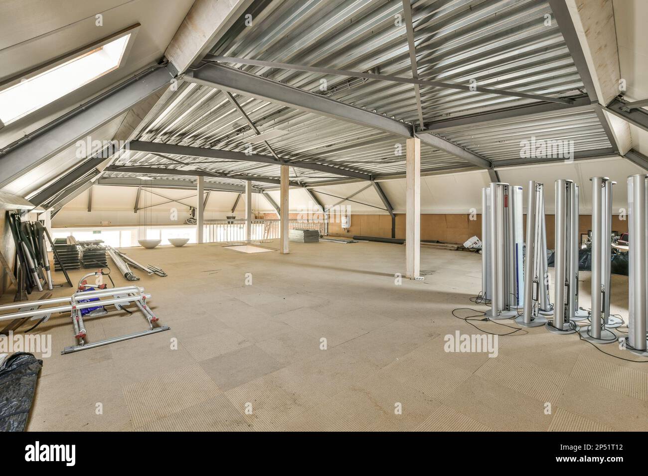 Construction beams and columns hi-res stock photography and images - Alamy