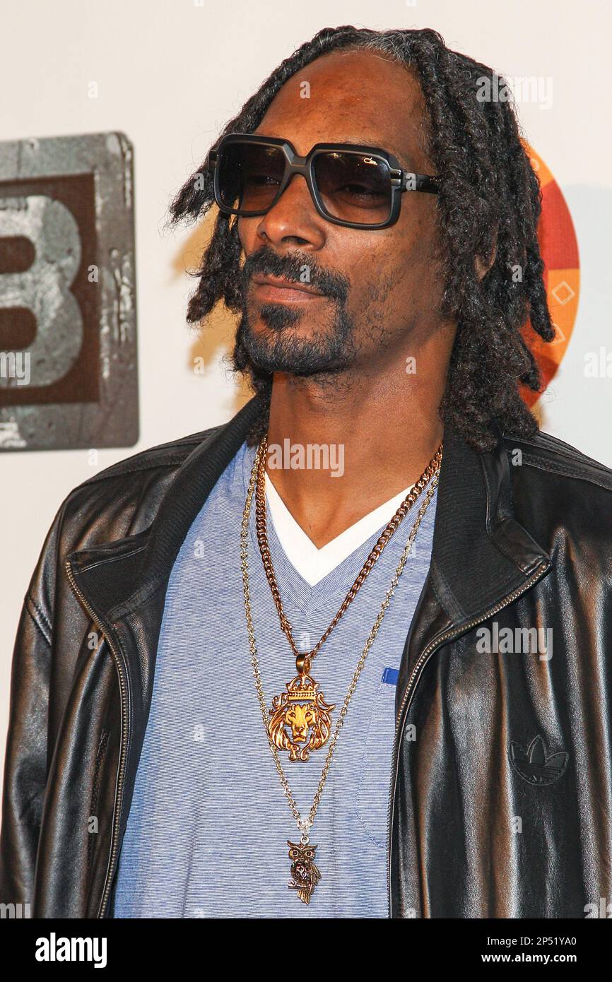 Playmates Carla Howe (L) and Melissa Howe attend the 8th Annual BTE All ...