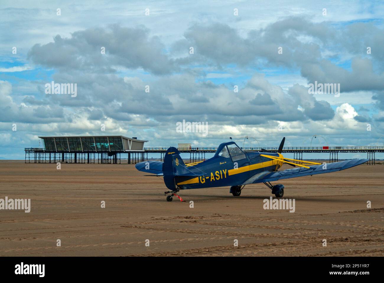 Piper PA-25-235 Pawnee. Southport Air Show 2010 Stock Photo - Alamy