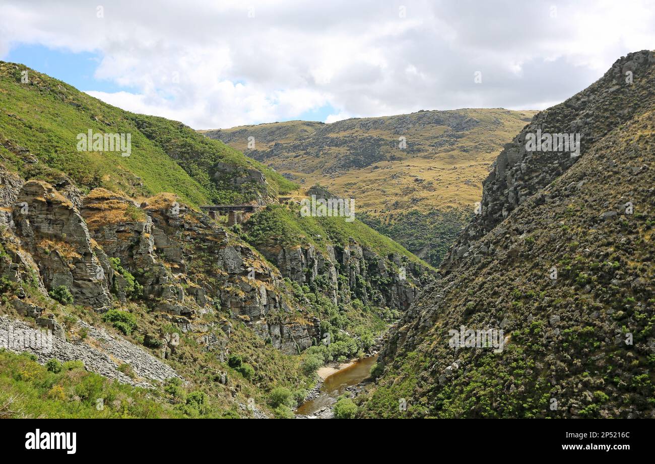 The bridge and Taieri Gorge - New Zealand Stock Photo - Alamy