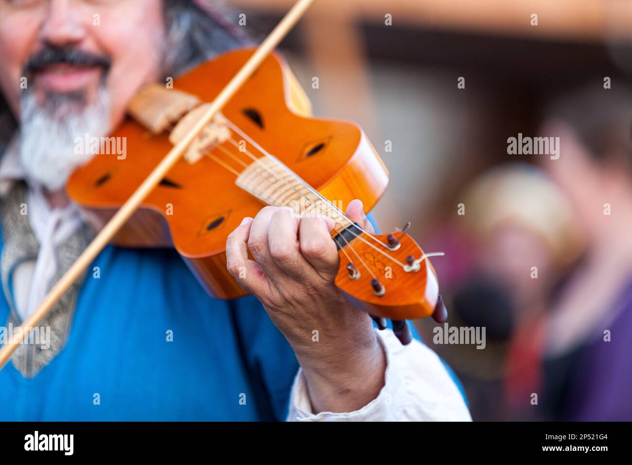 Minstrel medieval hi-res stock photography and images - Alamy
