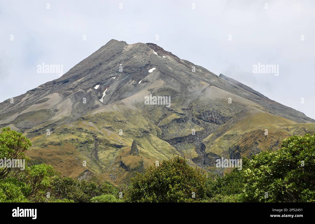 Volcano mt egmont hi-res stock photography and images - Alamy