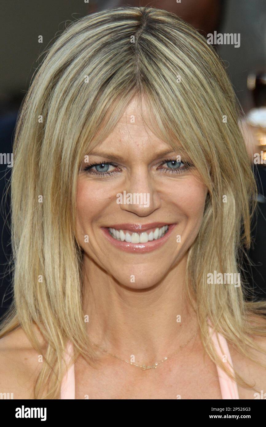Actress Kaitlin Olson attends the premiere Of Warner Bros. Pictures And ...