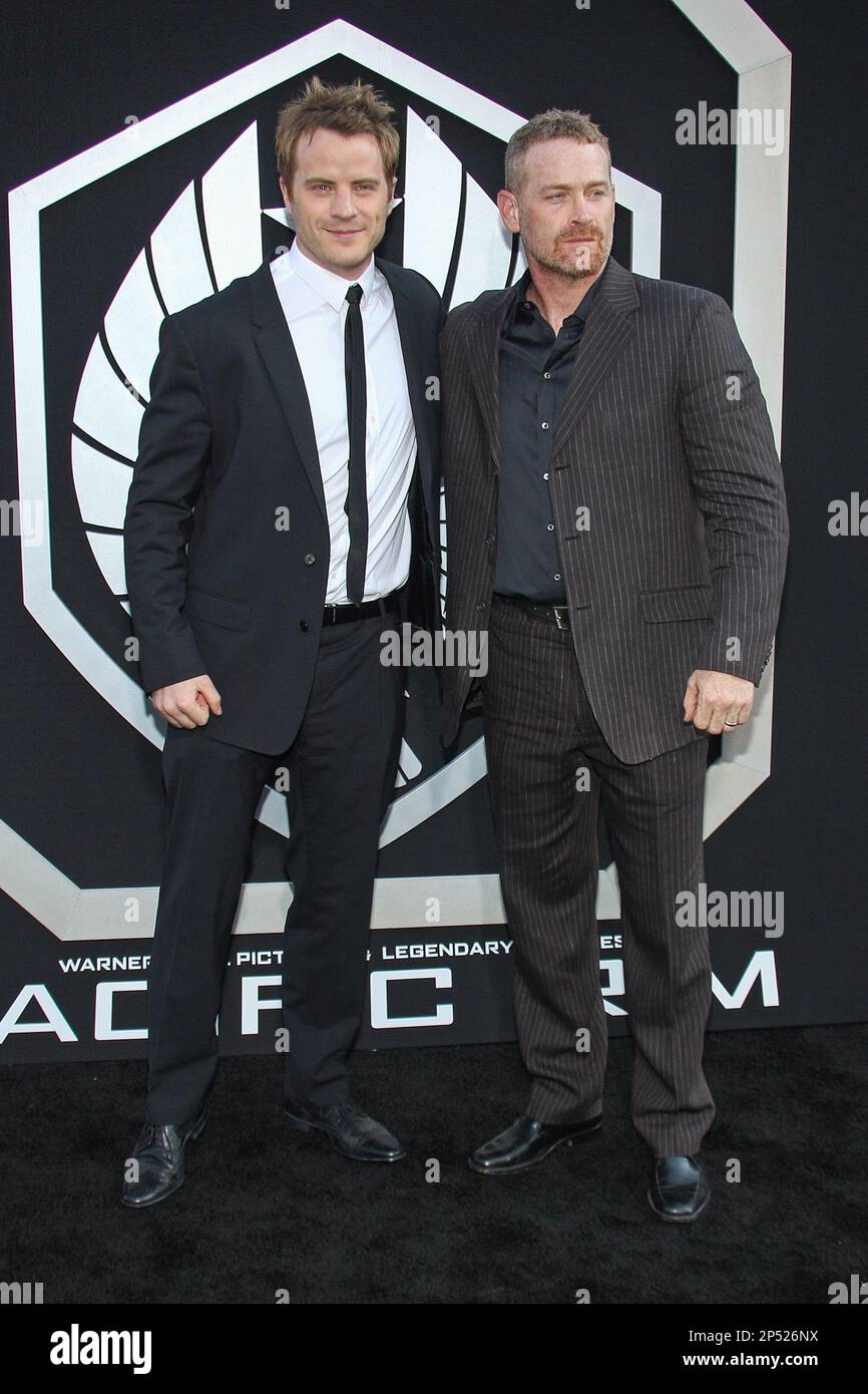 Actors Robert Kazinsky (L) and Max Martini attend the premiere Of ...