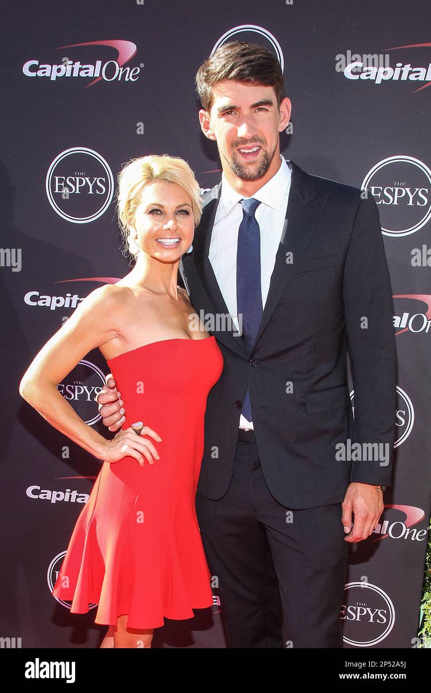 Olympic swimmer Michael Phelps and Golf Channel reporter Win McMurry ...