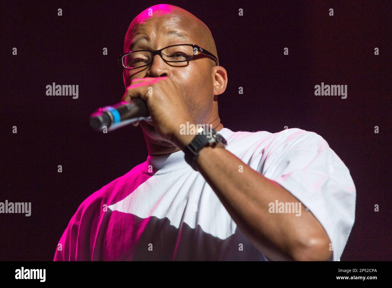 Warren G performs on stage during the 93.5 K-Day Krush Groove held at ...