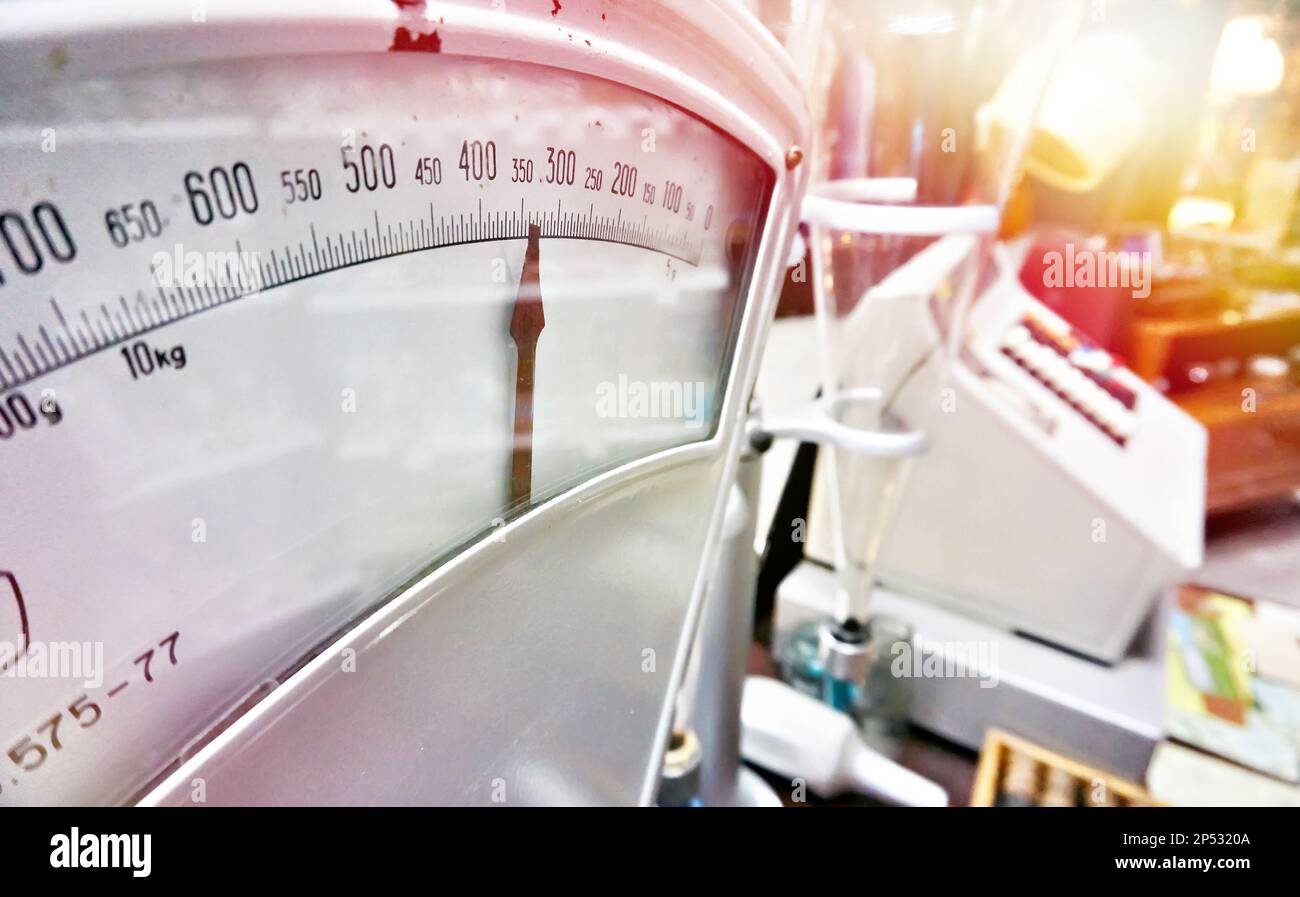 Old grocery store scales hi-res stock photography and images - Alamy
